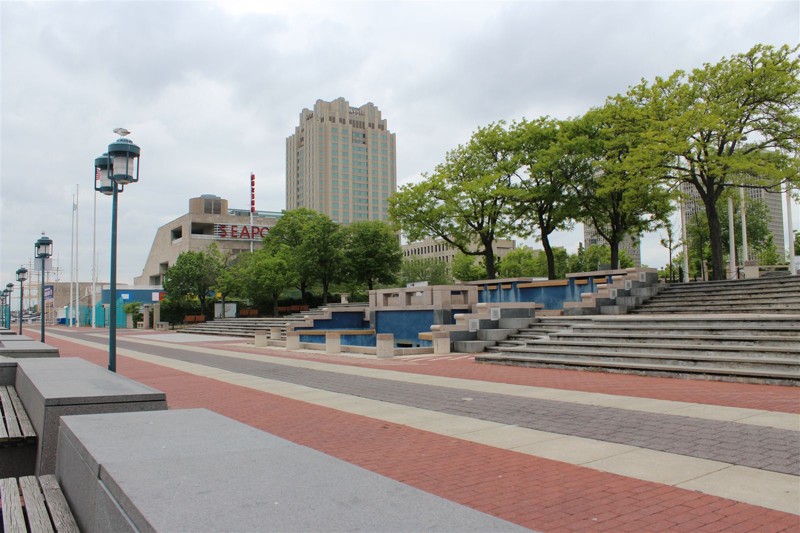 Locations Hub - Penn's Landing - Great Plaza and Walnut Street